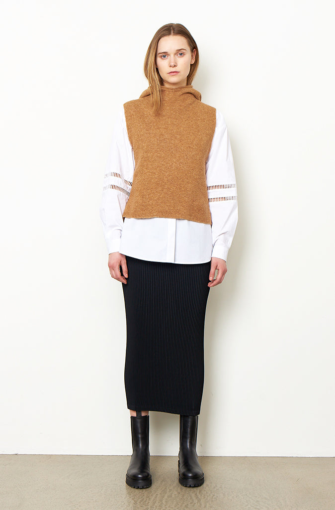 Second Female – Wild Paisley